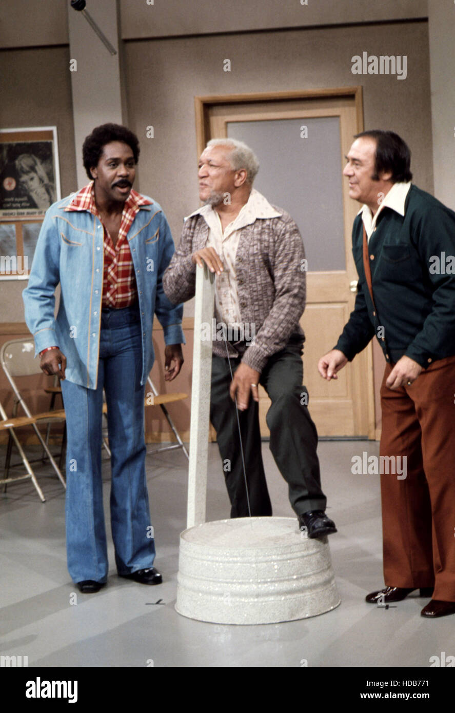 SANFORD AND SON, from left: Demond Wilson, Redd Foxx, Allen Drake in ...