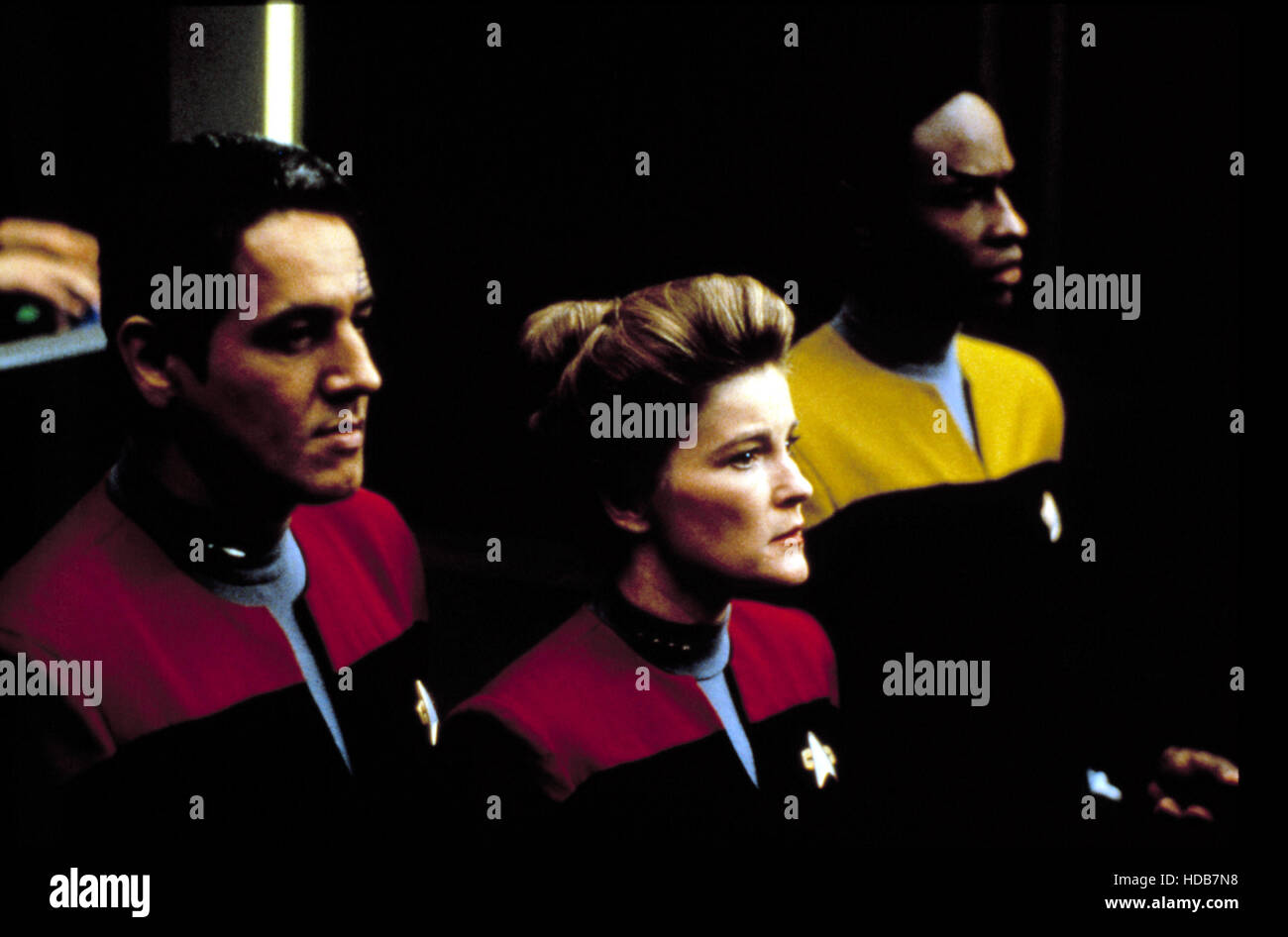 STAR TREK: VOYAGER, Robert Beltran, Kate Mulgrew, Tim Russ, 'Eye of the ...