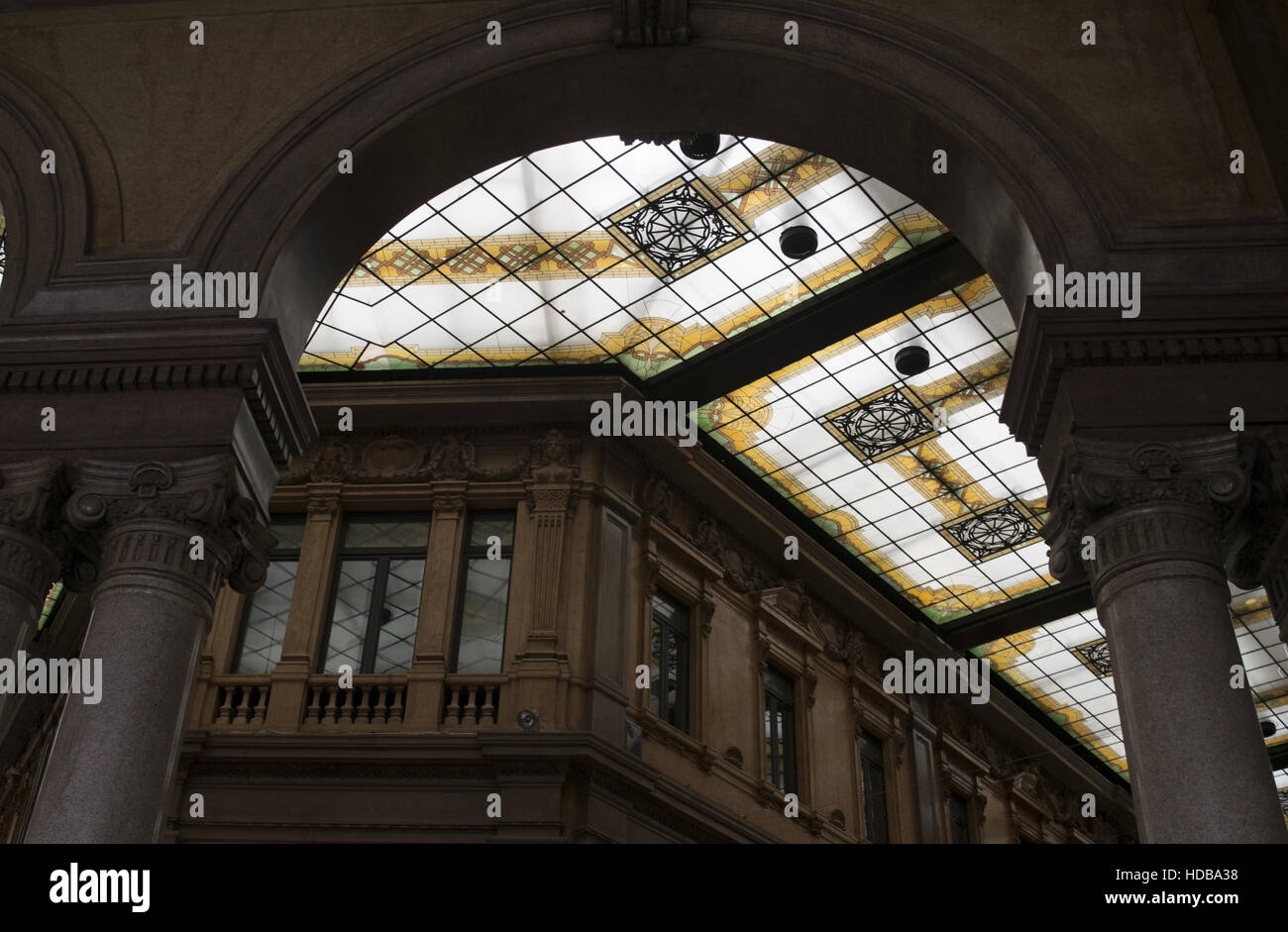 Glass ceilings hi-res stock photography and images - Alamy
