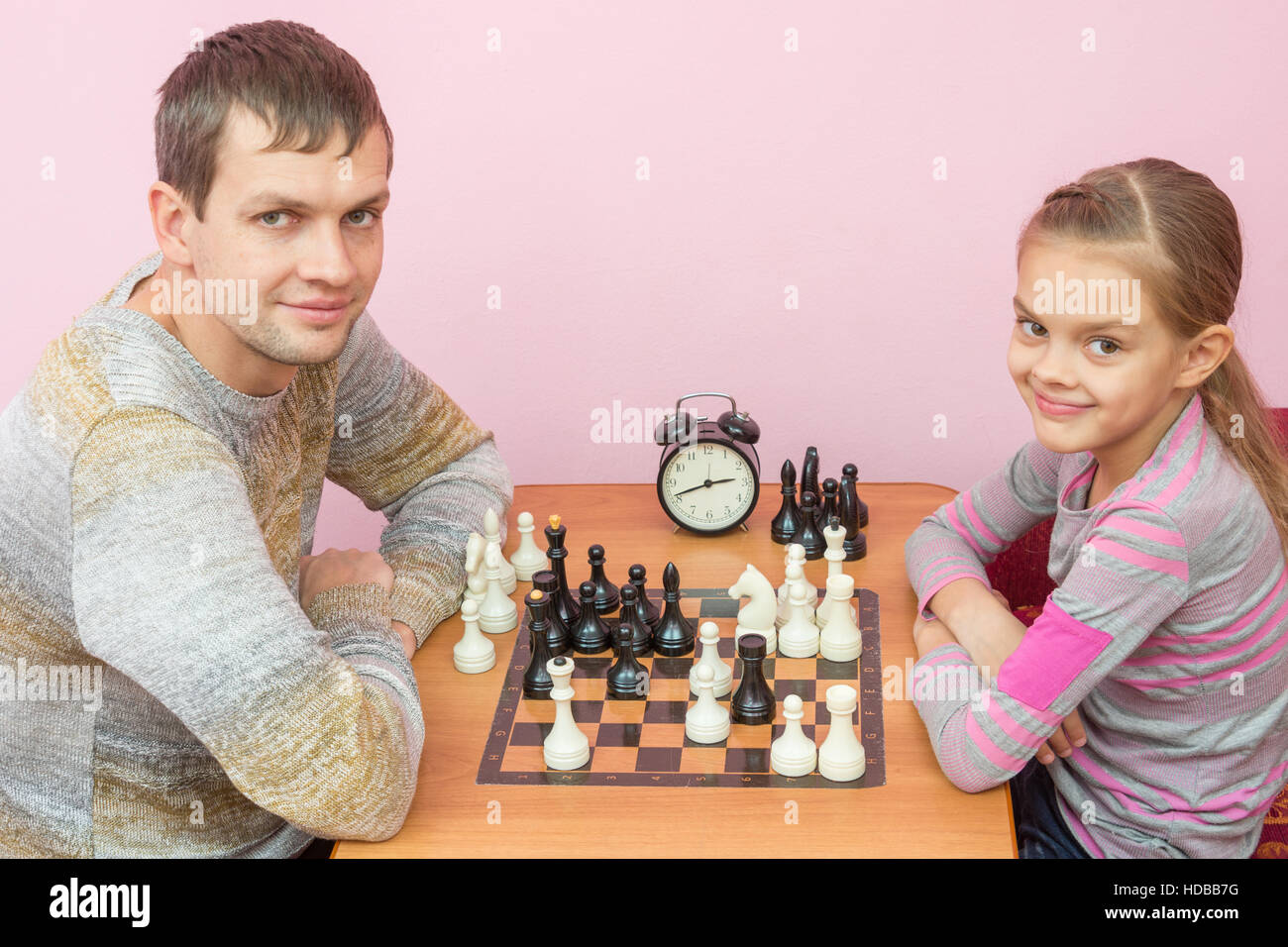 Children playing chess school hi-res stock photography and images - Alamy