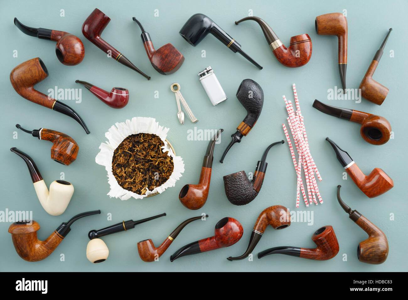 Overhead pipes hi-res stock photography and images - Alamy