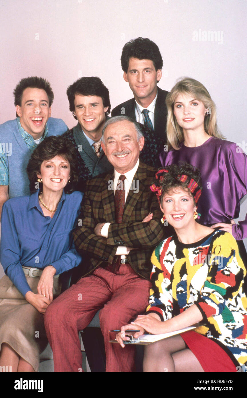 NOTHING IN COMMON, front from left: Elizabeth Bennett, Bill Macy, Mona ...