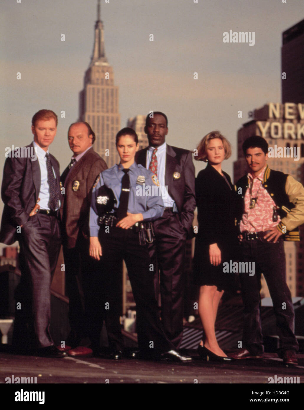 Amy brenneman nypd blue hi-res stock photography and images - Alamy