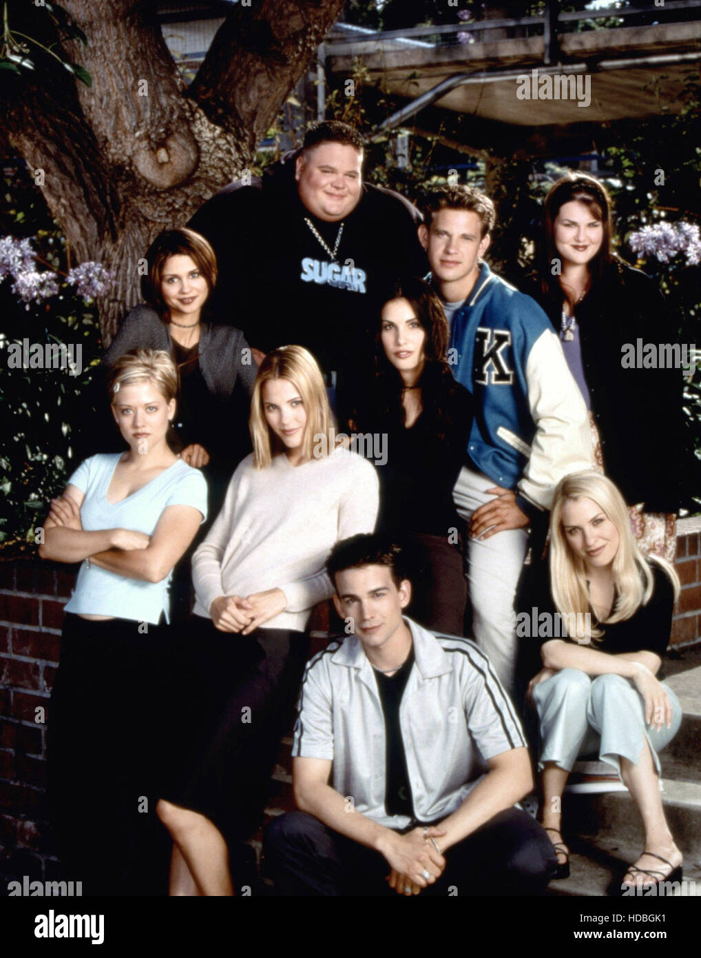 POPULAR, (back, from left): Ron Lester, Bryce Johnson, Sara Rue ...