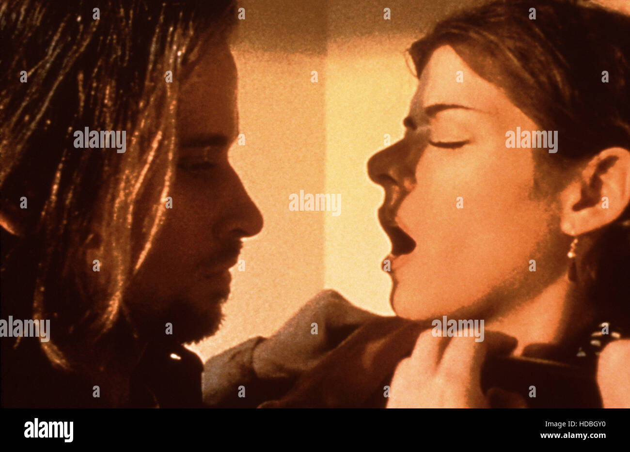 Prey Debra Messing Right 1998 © Warner Bros Television Courtesy Everett Collection