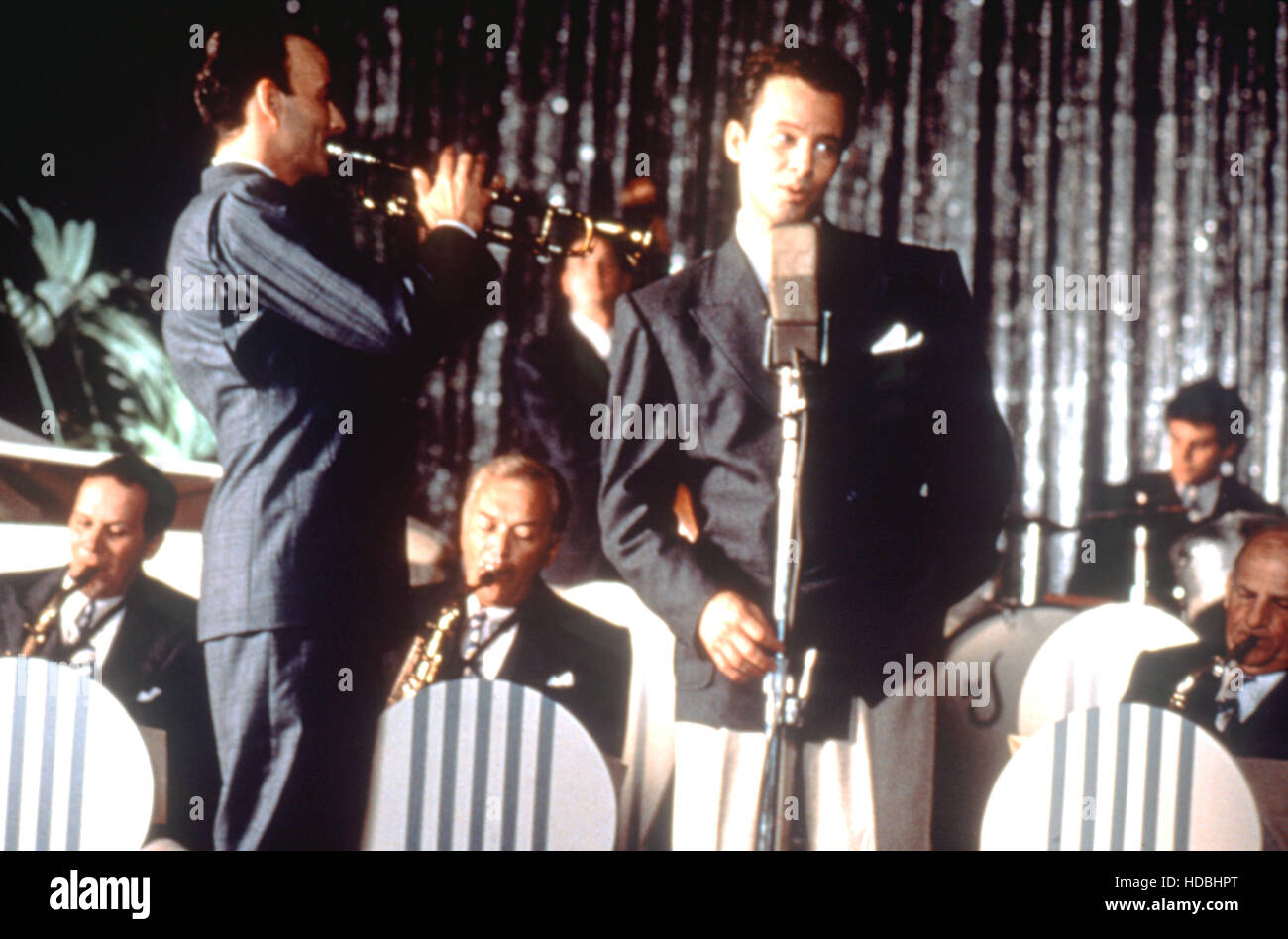 Frank sinatra at microphone hi-res stock photography and images - Alamy