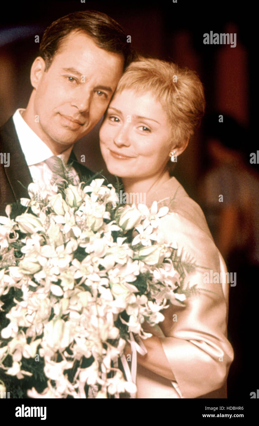 SINATRA, Philip Casnoff (as Frank Sinatra), Nina Siemaszko (as Mia ...