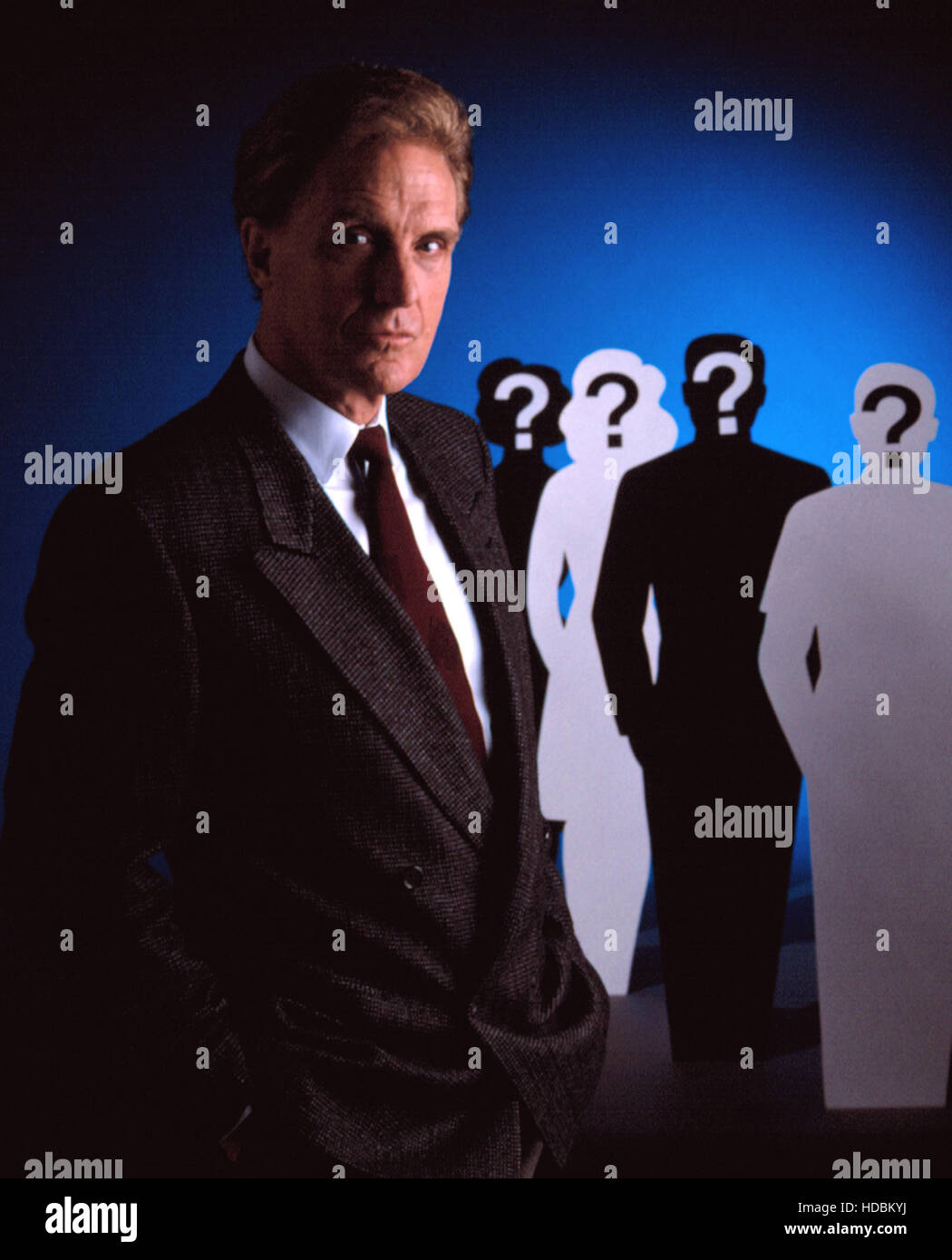 UNSOLVED MYSTERIES, Robert Stack, 1987 Stock Photo - Alamy