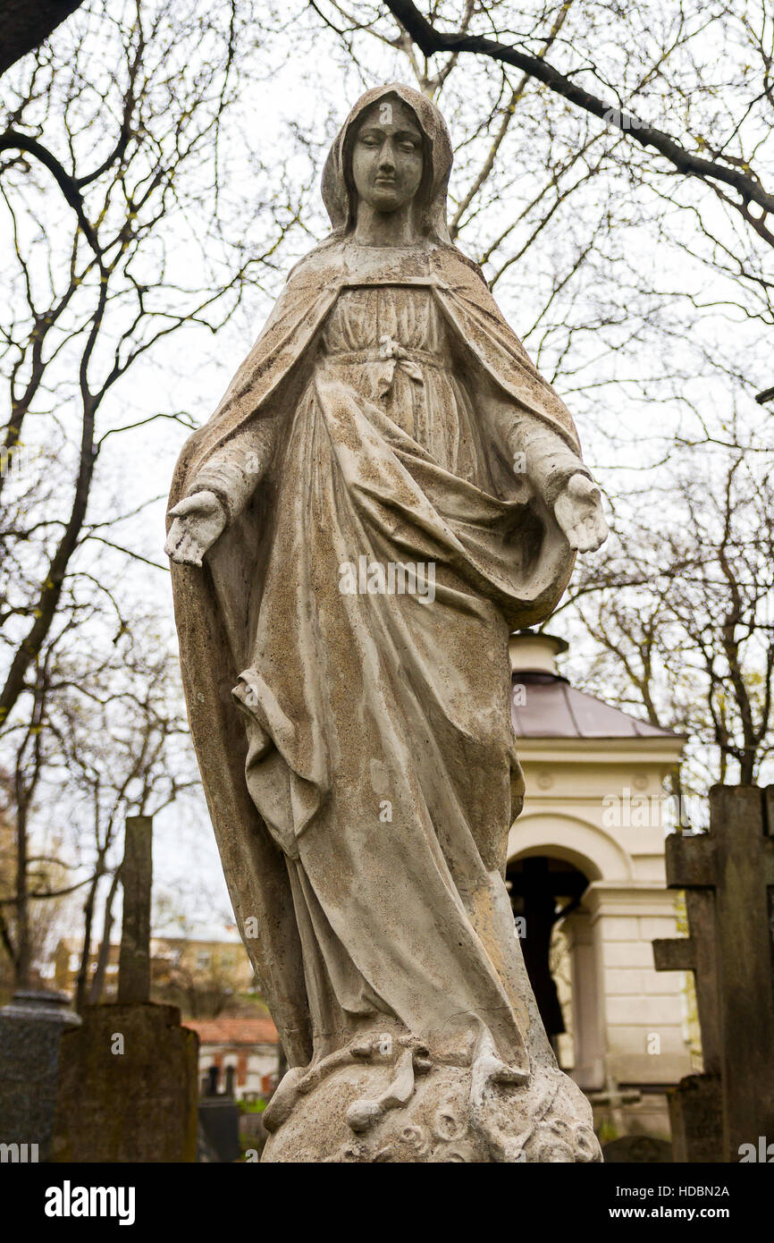 Mary statue tombstone cemetery hi-res stock photography and images - Alamy