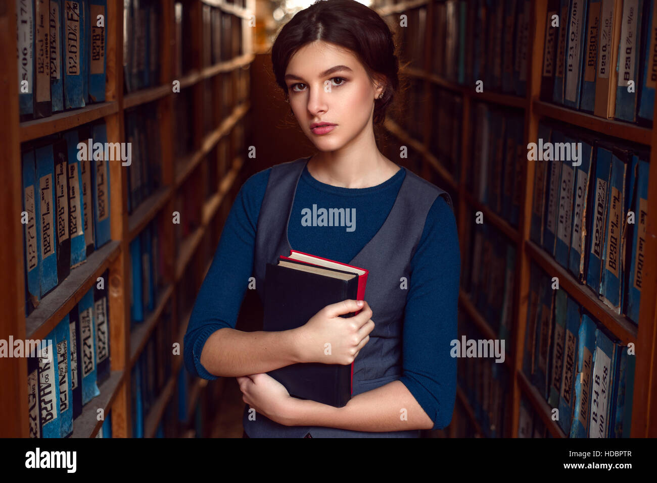 Bookshelves in library hi-res stock photography and images - Alamy