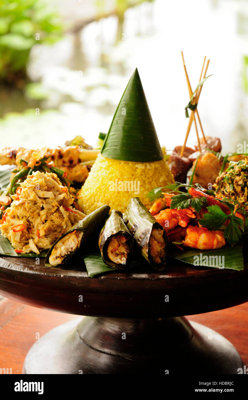 Bali, Megibung, A mixed food platter, Bali, Indonesia Stock Photo - Alamy