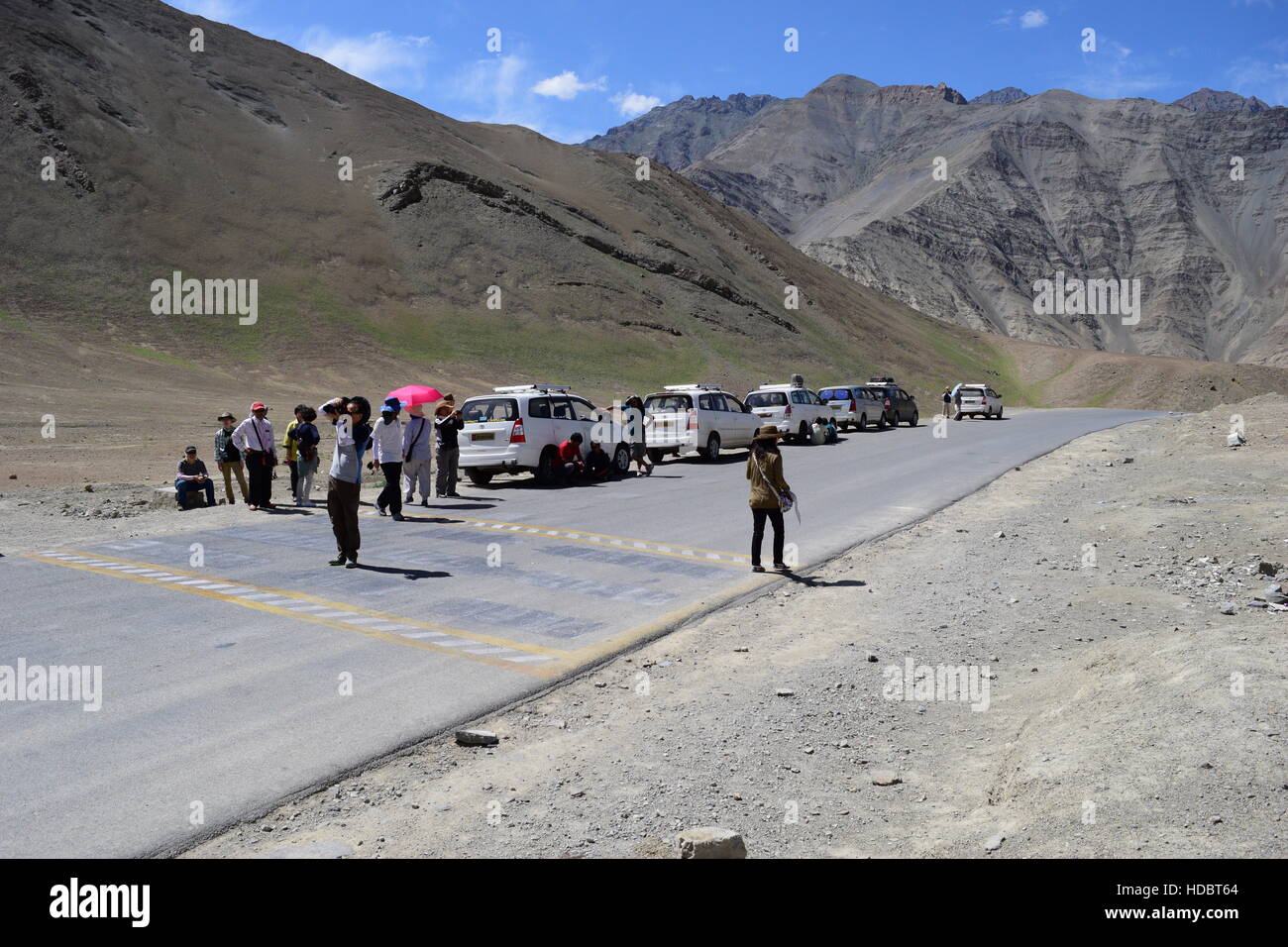 Magnetic Hill Ladakh India Gravity hills Geography of Ladakh Tourism in ...