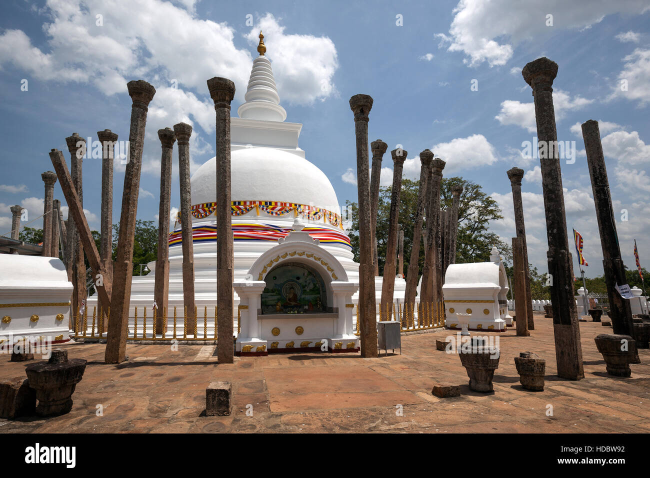 Thuparama anuradhapura unesco world heritage hi-res stock photography ...