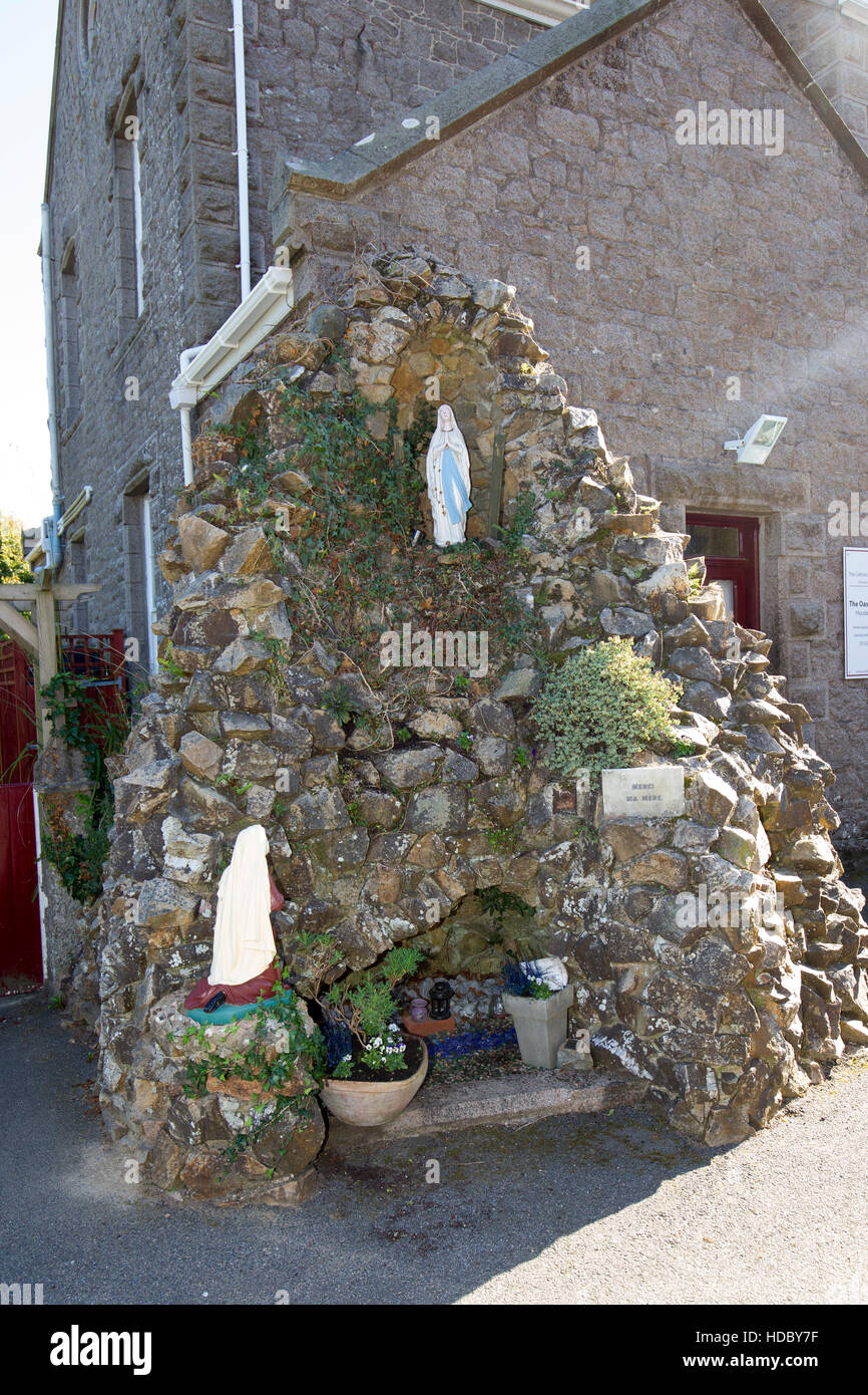 St Matthieu Order of the Immaculate Conception convent & church Coin ...