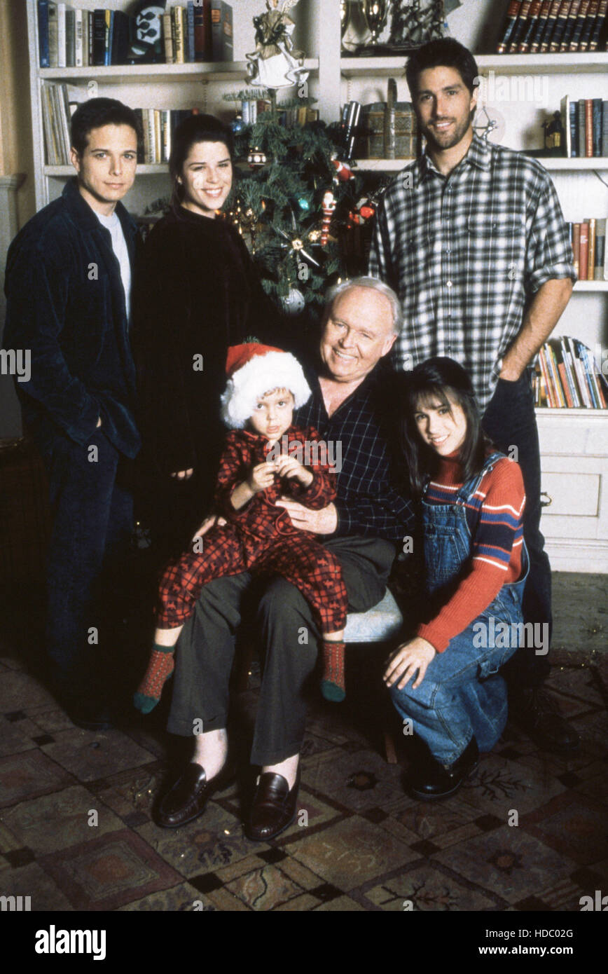 PARTY OF FIVE, rear from left: Scott Wolf, Neve Campbell, Matthew Fox ...
