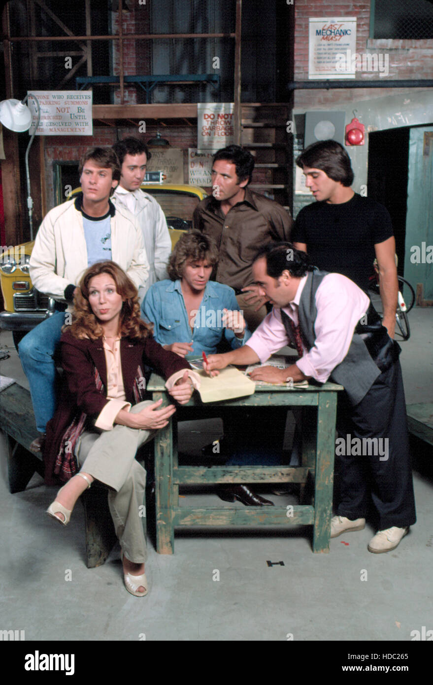 TAXI, (Front L-R), Marilu Henner, Jeff Conaway, Danny DeVito, (Back ...