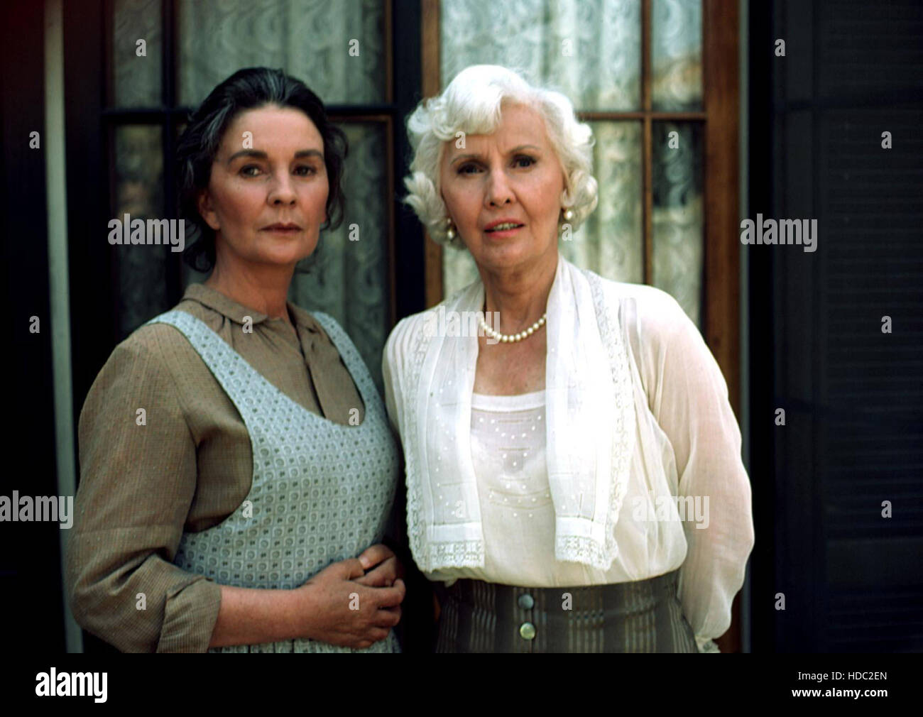 THORN BIRDS, Jean Simmons, Barbara Stanwyck, 1983 Stock Photo - Alamy