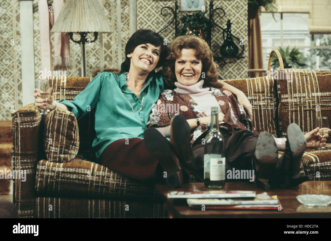 13 QUEENS BOULEVARD, l-r: Marcia Rodd, Eileen Brennan, 1979 Stock Photo ...