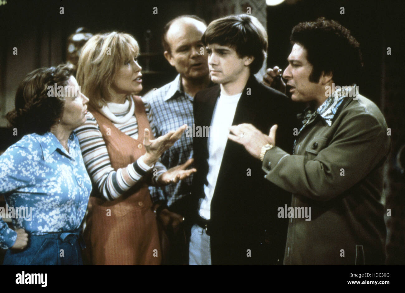 THAT '70S SHOW, (from left): Debra Jo Rupp, Tanya Roberts, Kurtwood ...