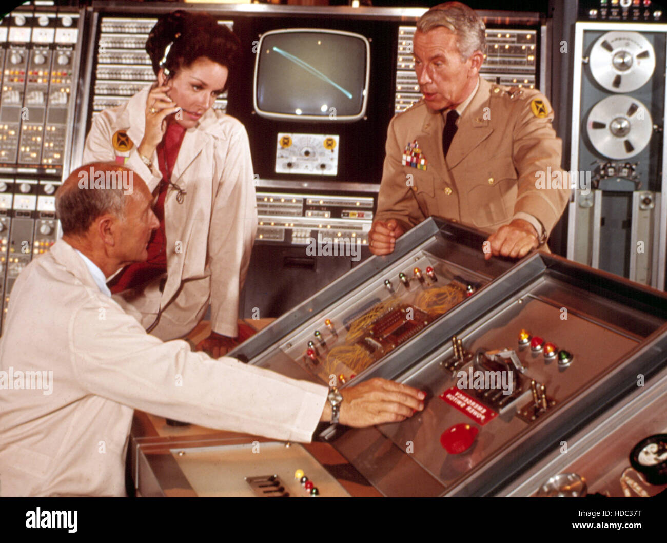 TIME TUNNEL, John Zaremba, Lee Meriwether, Whit Bissell, 1966-1967, TM & Copyright (c) 20th ...