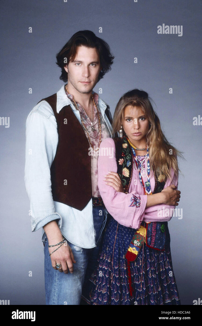 THE WONDER YEARS, from left: John Corbett, Olivia d'Abo, 1988-1993, Ph ...