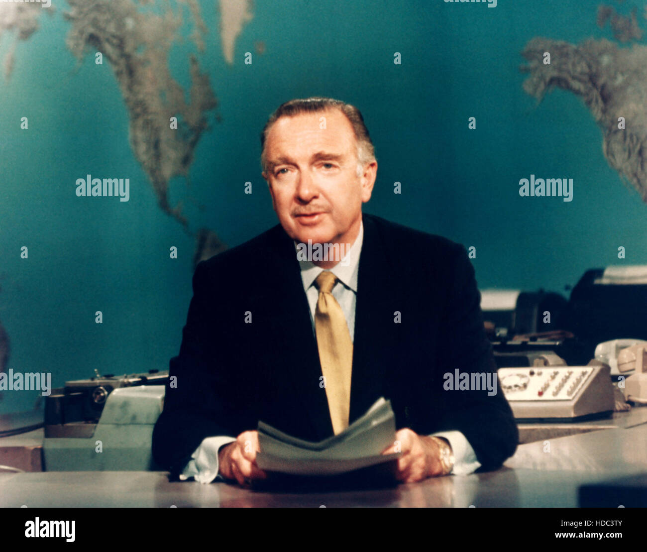 CBS EVENING NEWS WITH WALTER CRONKITE, Walter Cronkite Stock Photo - Alamy