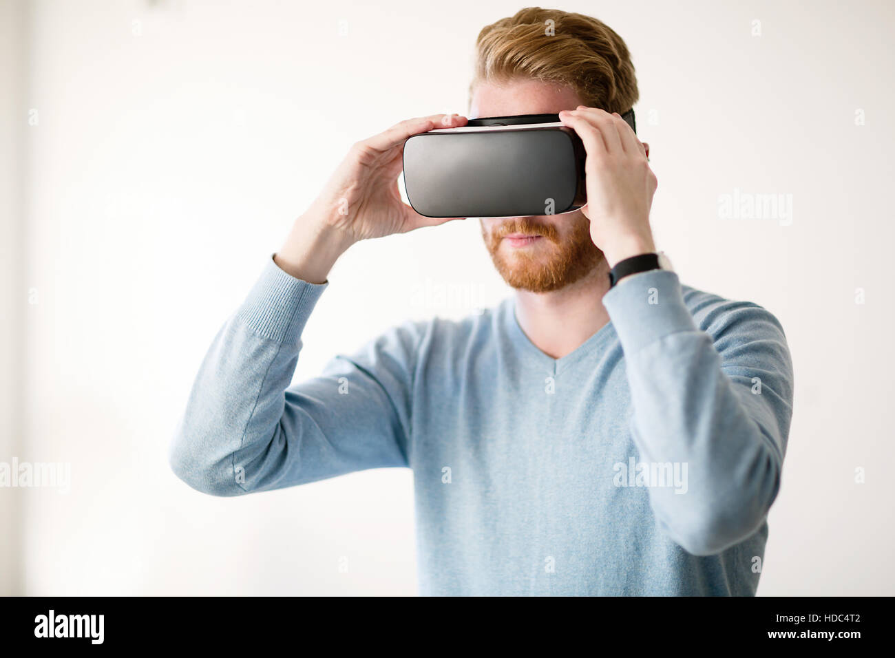 Modern technology man hi-res stock photography and images - Alamy