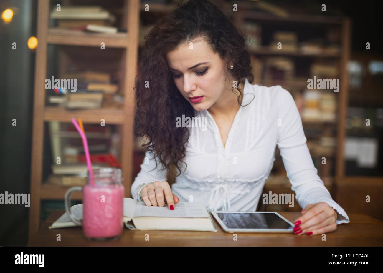 Student tablet computer hi-res stock photography and images - Alamy
