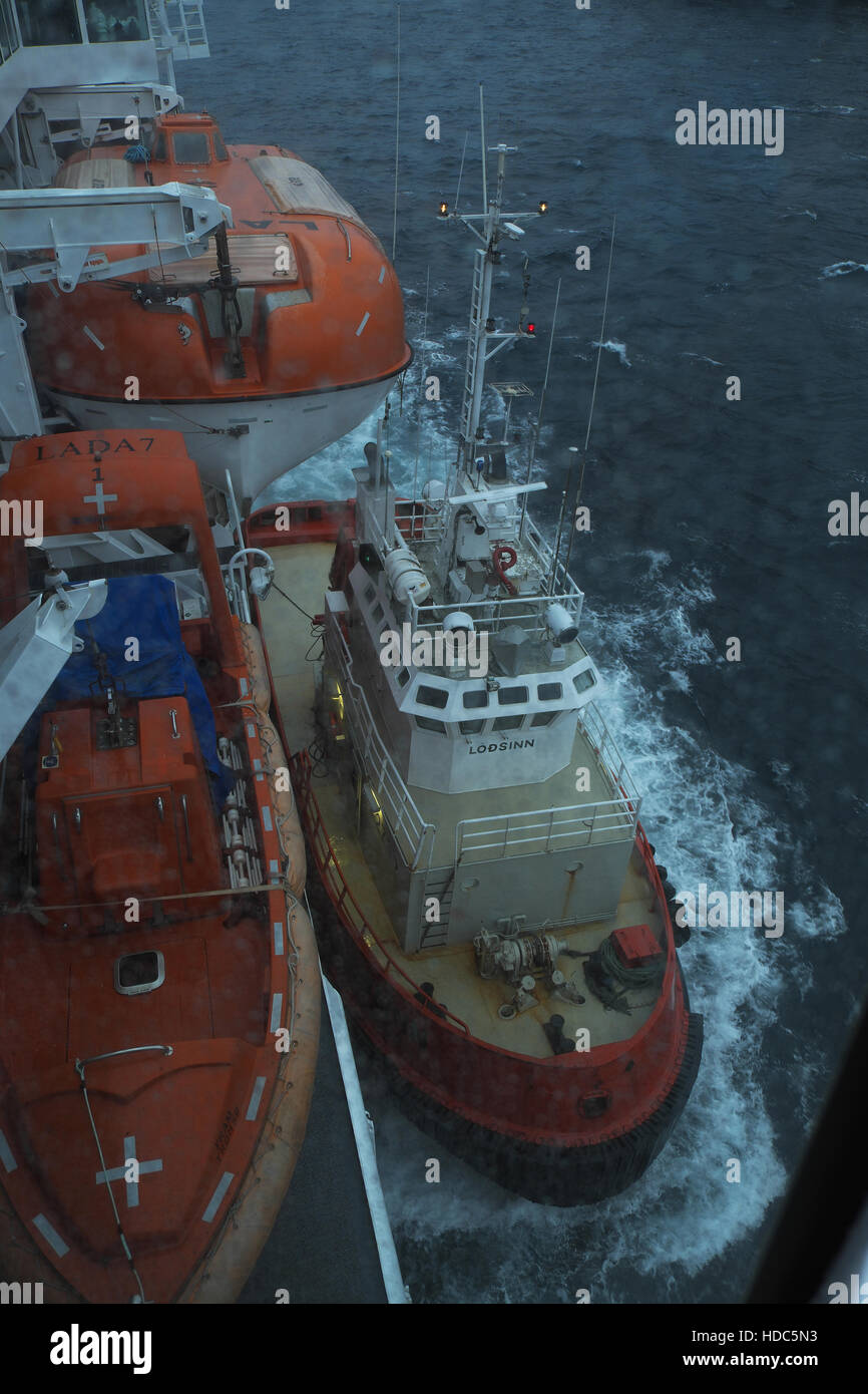 Cruise ship pilot boat hi-res stock photography and images - Alamy