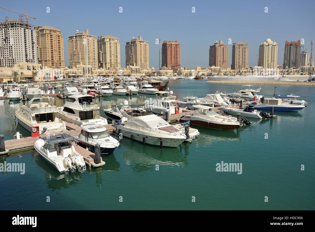Harbour view in the Pearl precinct of Doha, Qatar Stock Photo - Alamy
