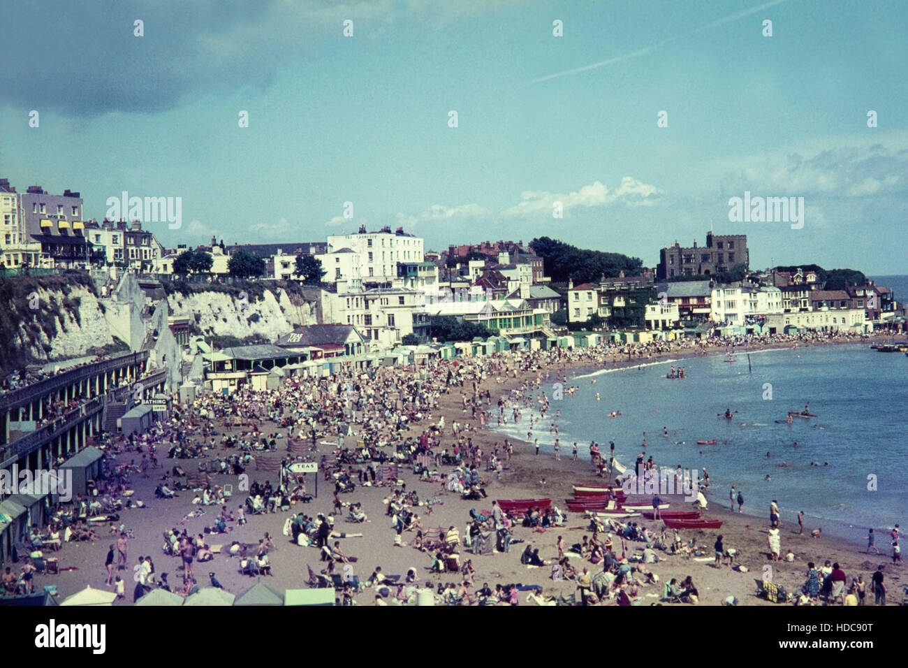 Beach england 1965 hi-res stock photography and images - Alamy