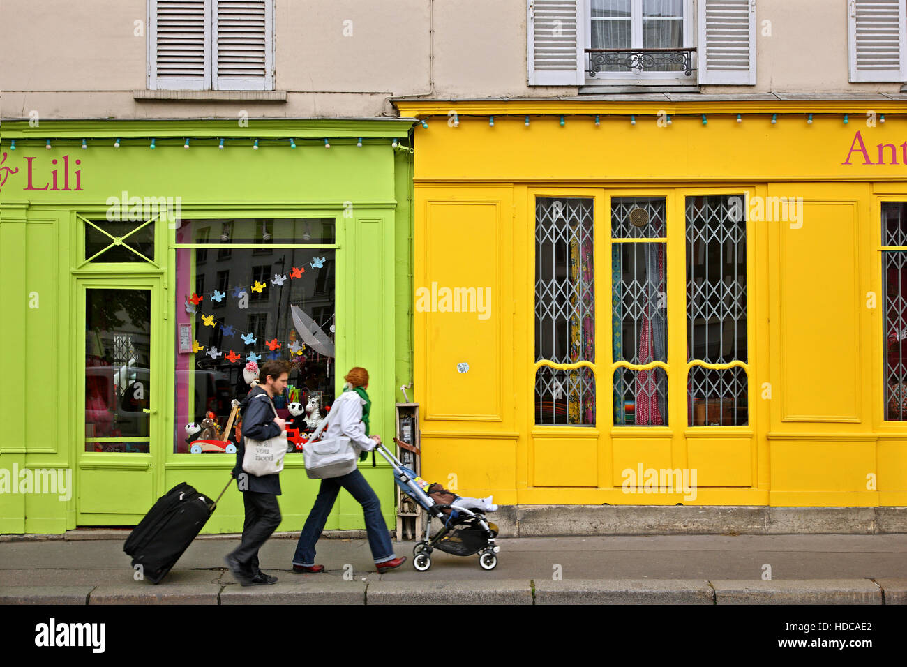 Discover paris hi-res stock photography and images - Alamy