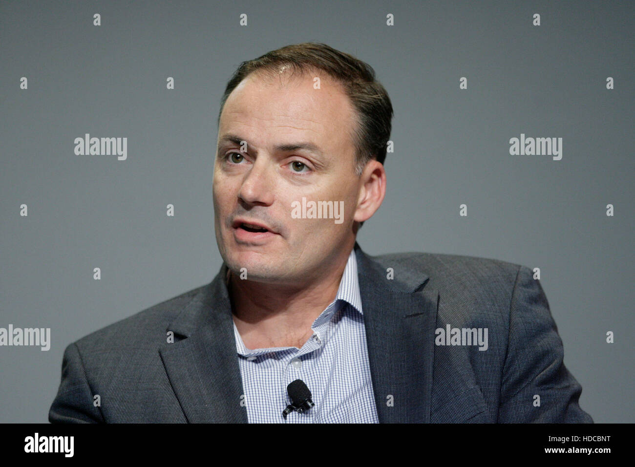 Charles ruck partner latham watkins hi-res stock photography and images ...