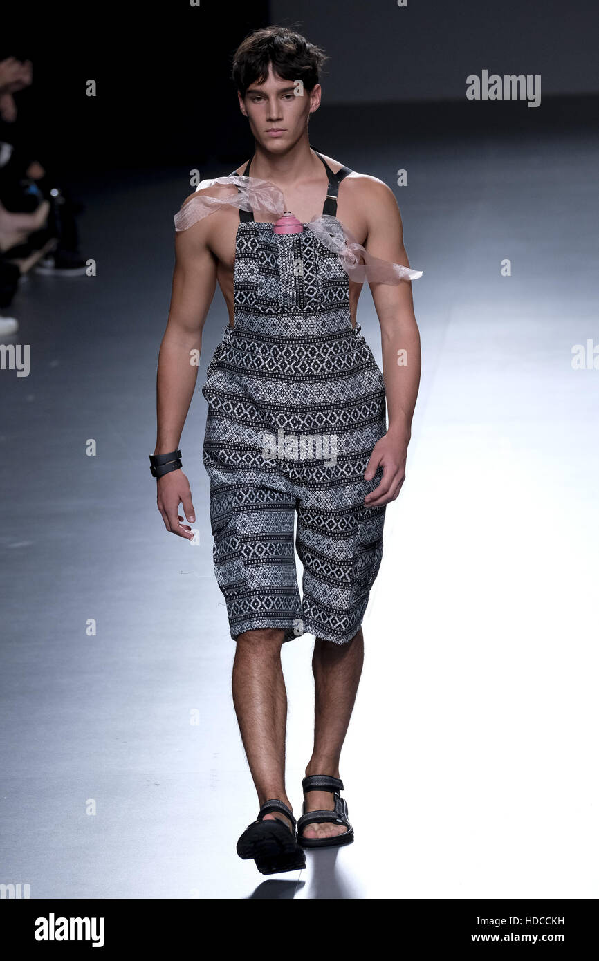 Madrid Fashion Week Spring/summer 2017/18 - Albec Bunsen- Catwalk ...