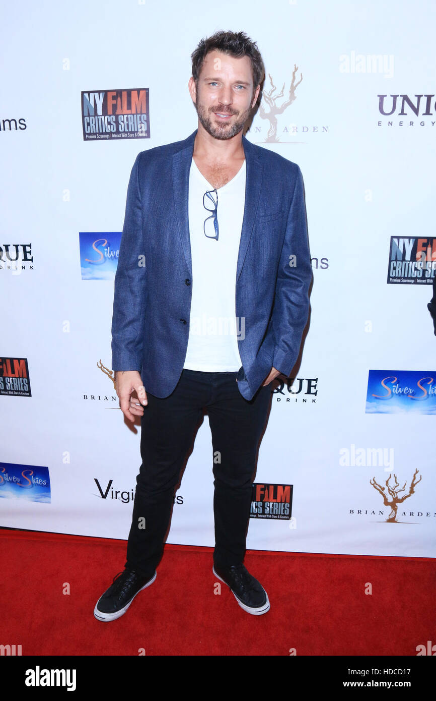 Premiere of Roar Productions' 'Silver Skies' at Westwood Crest Theatre ...