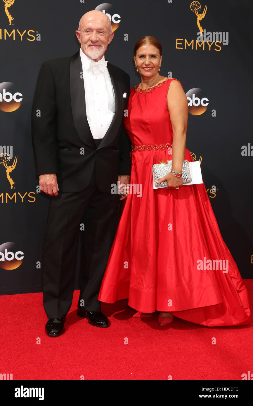 Jonathan banks wife hi-res stock photography and images - Alamy