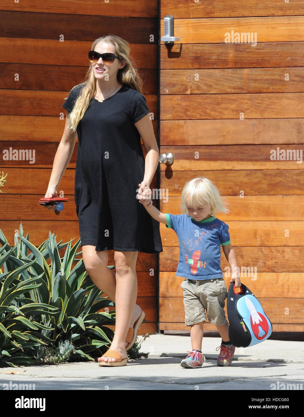 Teresa palmer and bodhi rain palmer hi-res stock photography and images ...