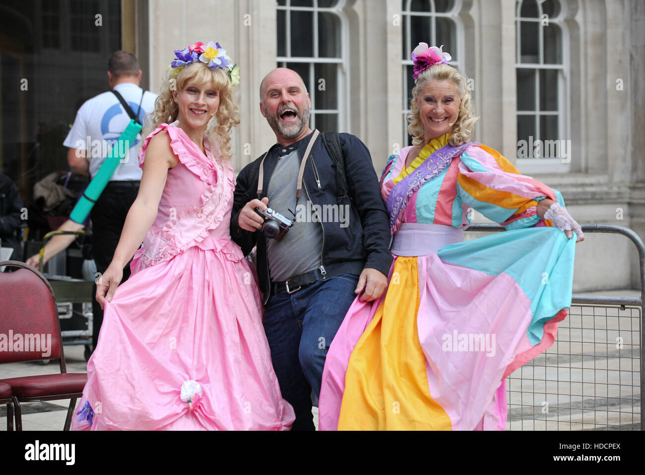 Traditional cockney costume hi-res stock photography and images - Alamy