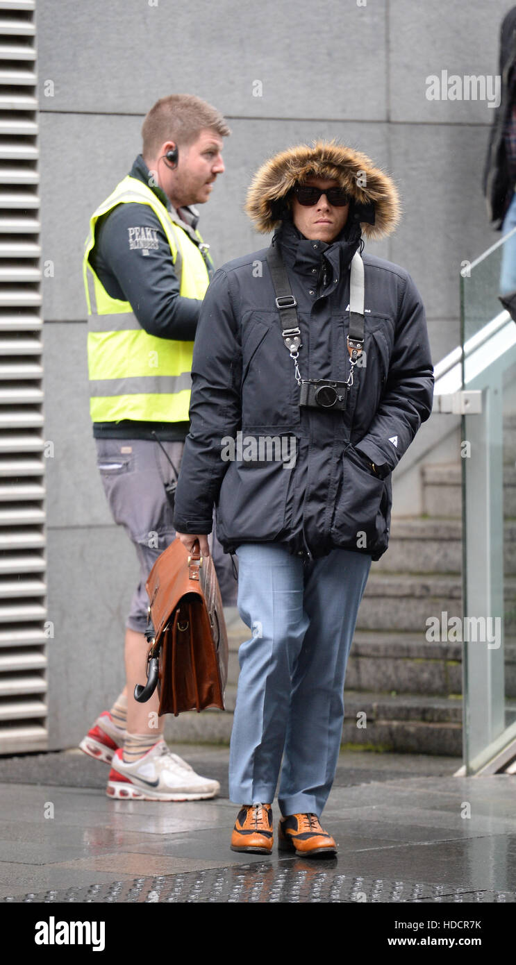 Cast of Snatch seen filming a scene in Manchester City Centre. The ...
