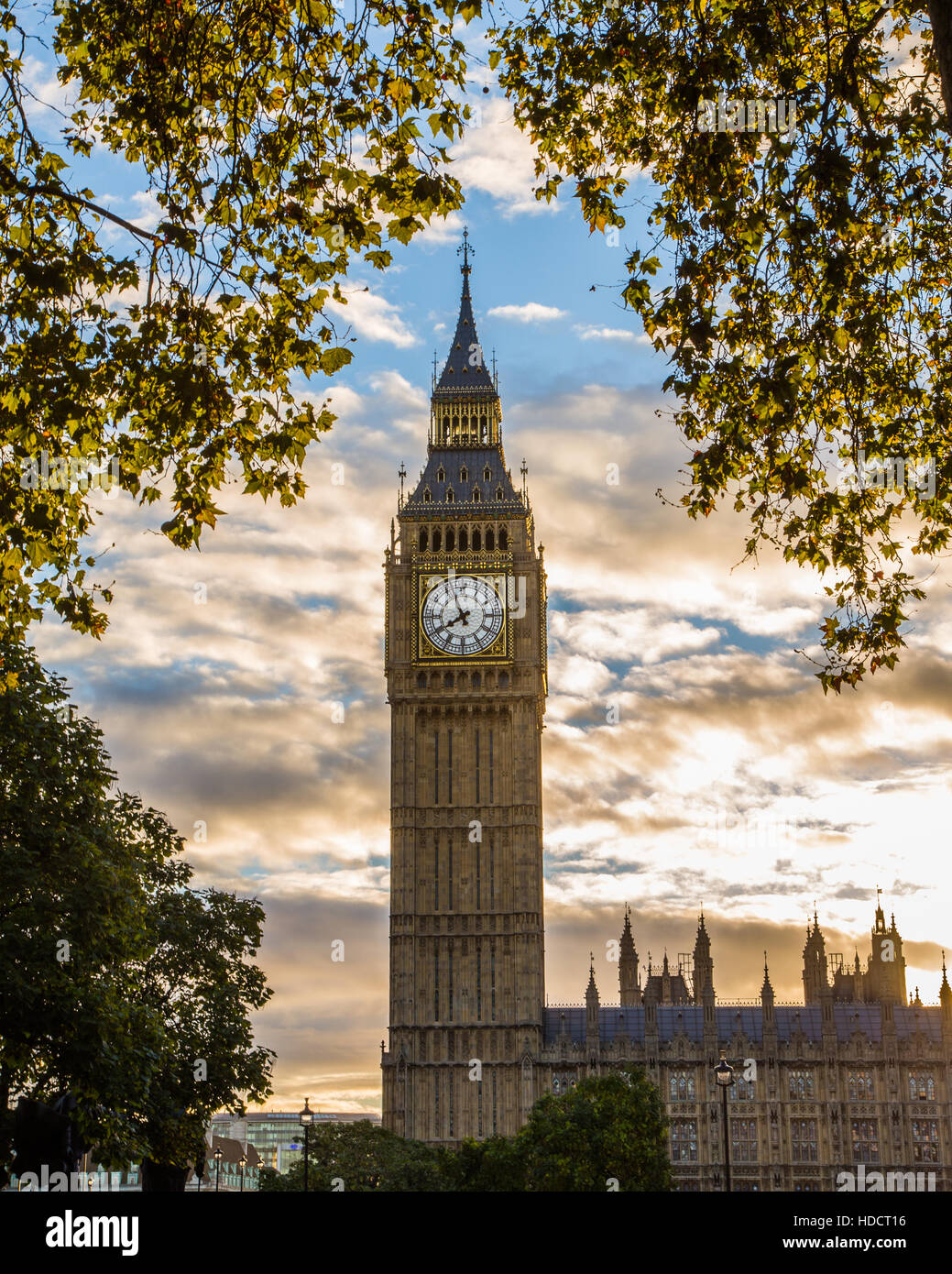Elizabeth Tower/Big Ben at Parliament Square in London in the morning ...