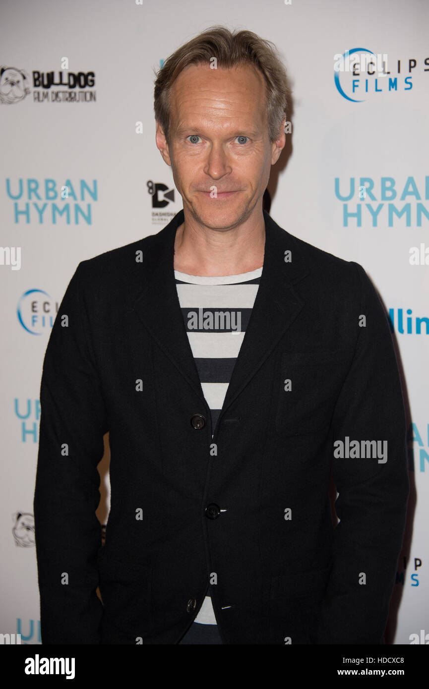 Celebs arrive on the red caroet for the premiere of Urban Hymn ...