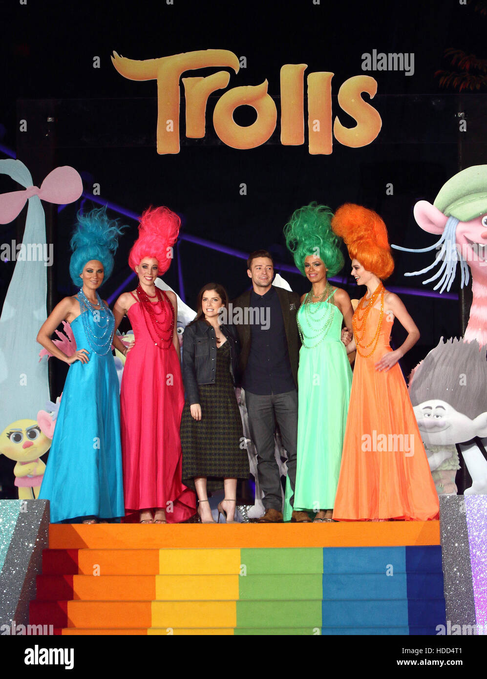 Trolls light up london eye hi-res stock photography and images - Alamy