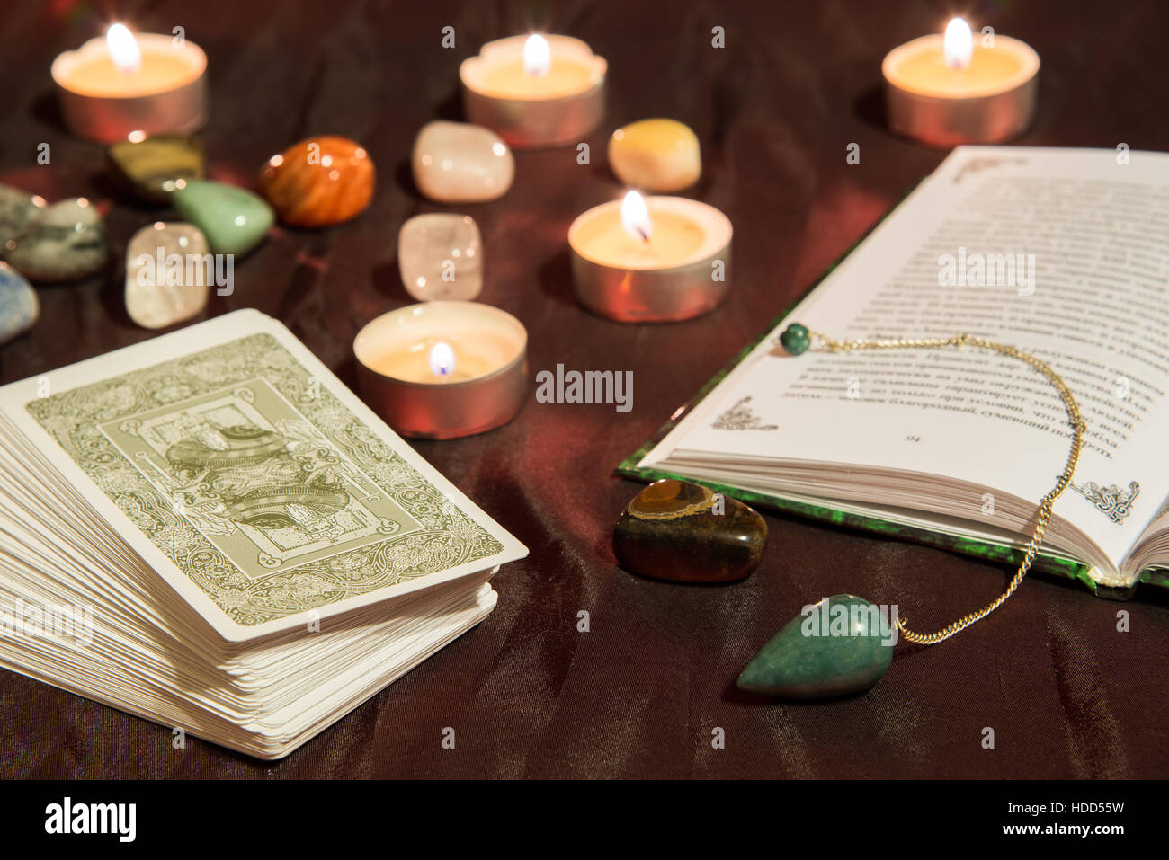 Tarot cards occult symbols hi-res stock photography and images - Alamy