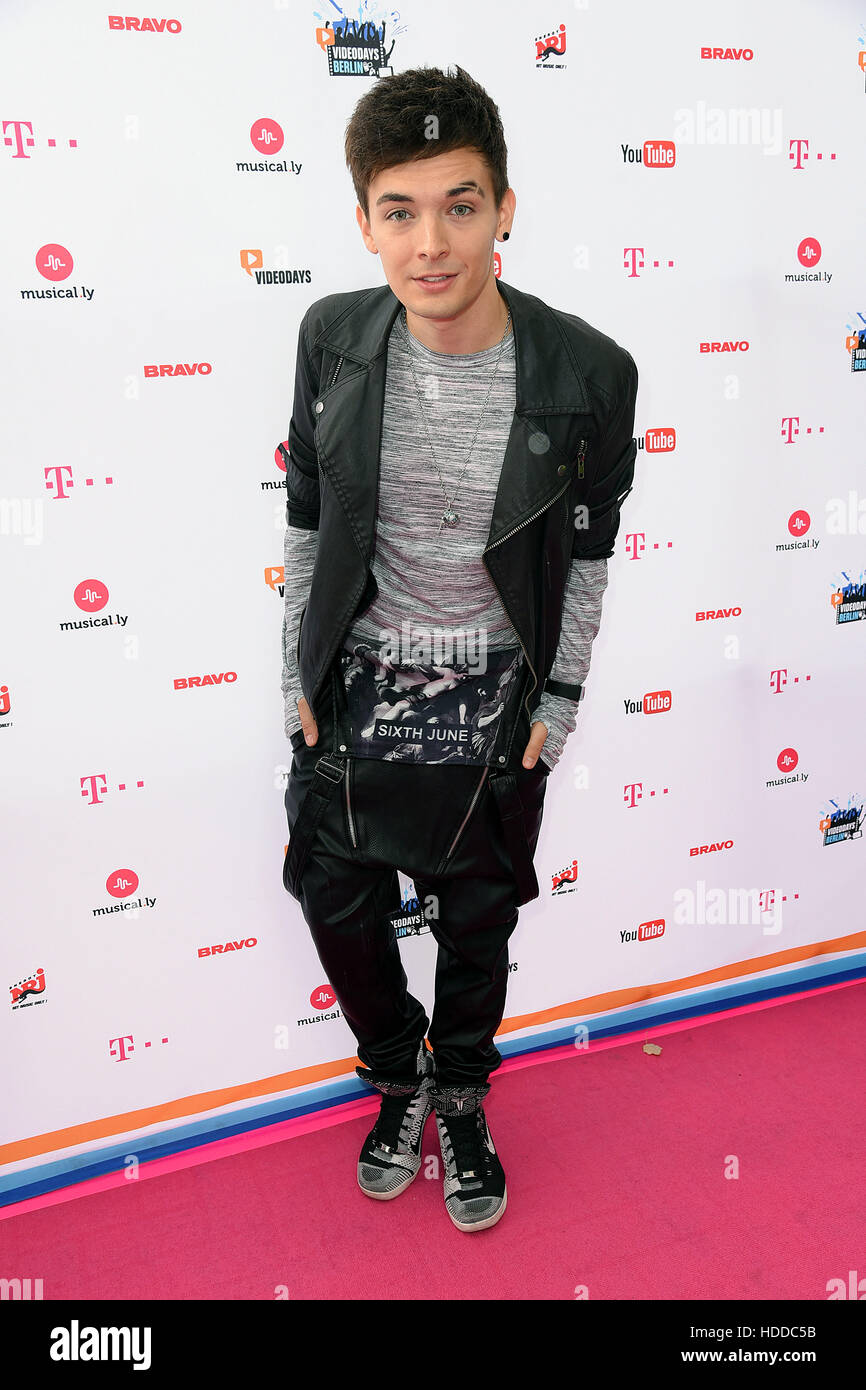 YouTube VideoDays at Metropolis Halle. Featuring: Marik Roeder ...