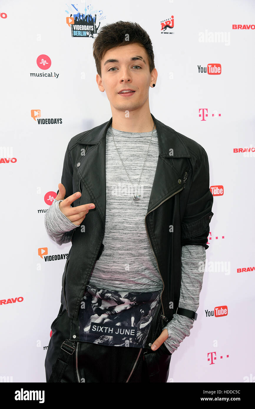 YouTube VideoDays at Metropolis Halle. Featuring: Marik Roeder ...