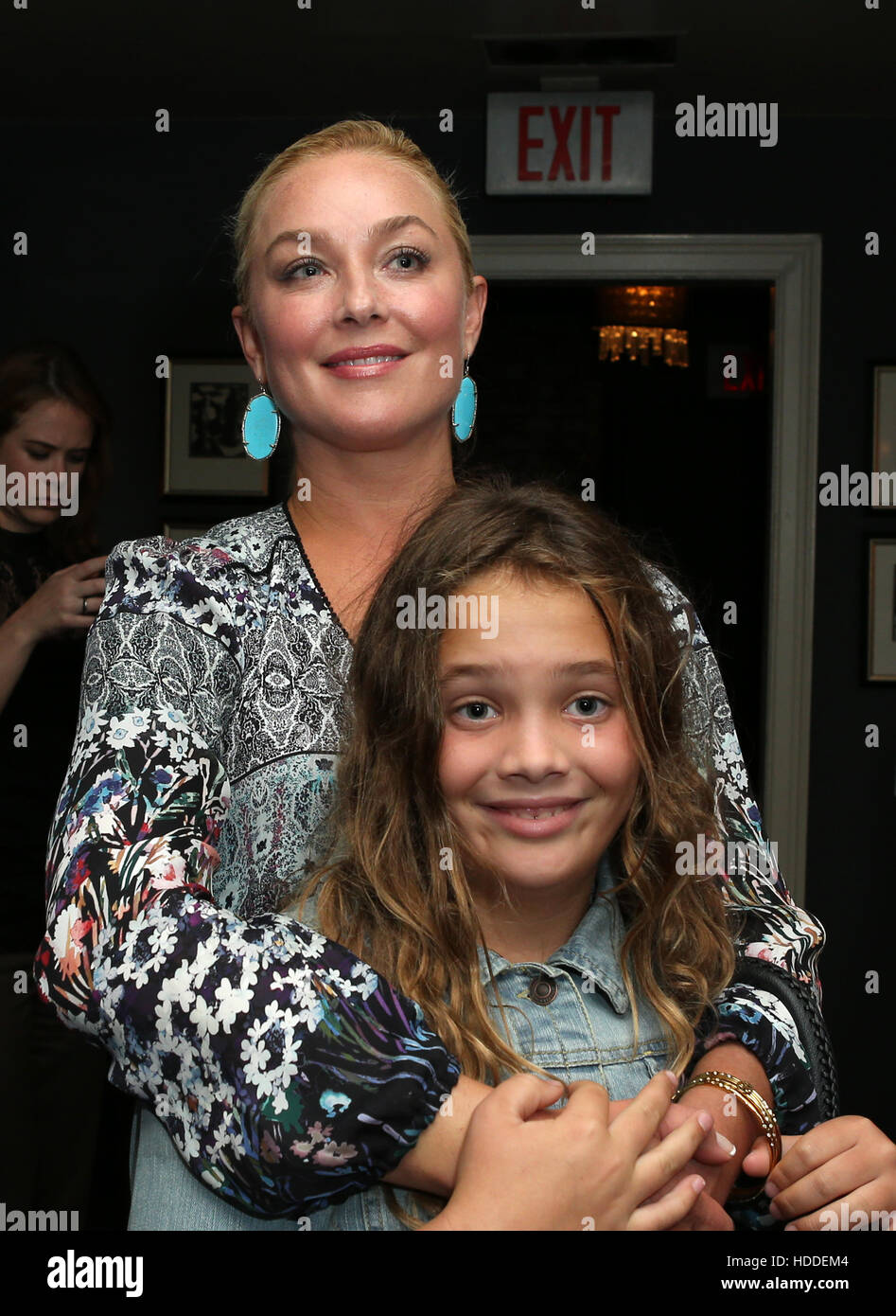 #IAmWithHer Fundraiser for Hillary Clinton Hosted by Joely Fisher ...