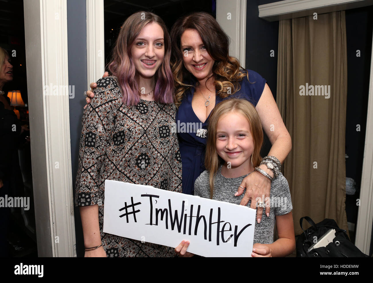#IAmWithHer Fundraiser for Hillary Clinton Hosted by Joely Fisher ...