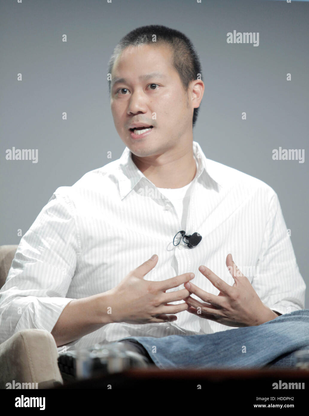 Tony Hsieh, CEO of Zappos.com, speaks during the 2010 Ernst & Young ...