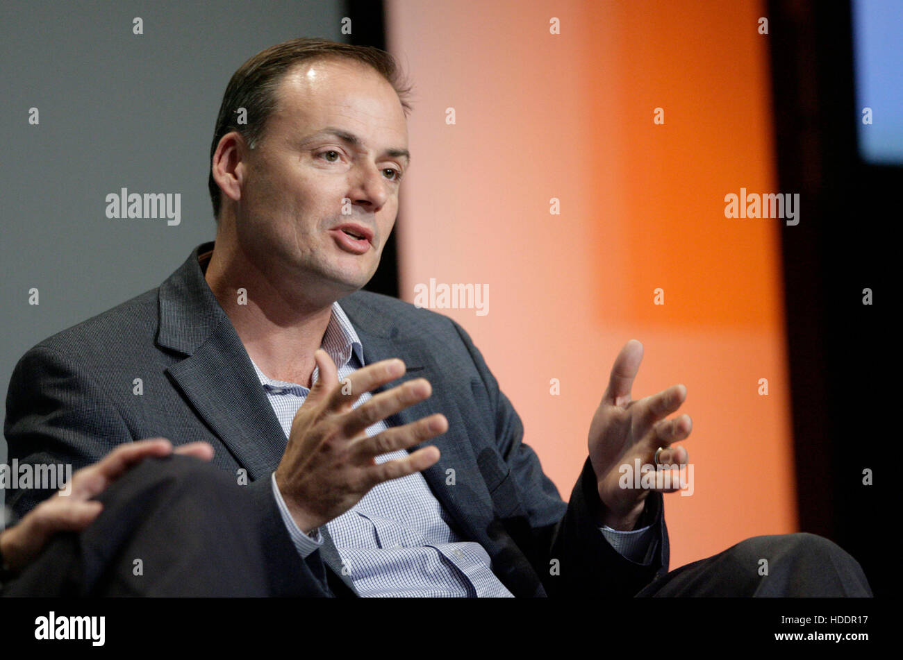 Charles ruck partner latham watkins hi-res stock photography and images ...