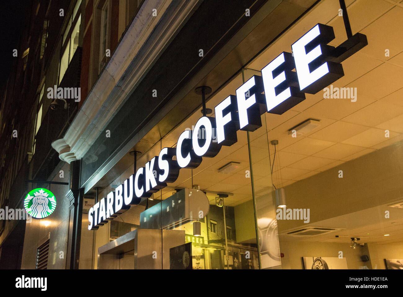Starbucks coffee signage hi-res stock photography and images - Alamy